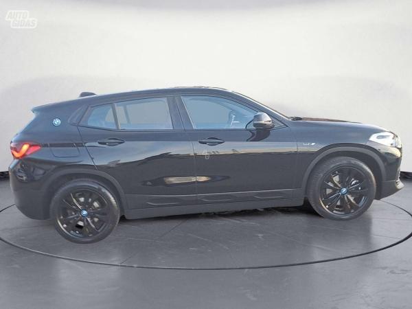 Black BMW X2 2021 in Kaunas, with an engine capacity of 1.50 L and mileage of 31 thousand km for 31051 €, photo 6 on AUTOMOTO.COM.LV