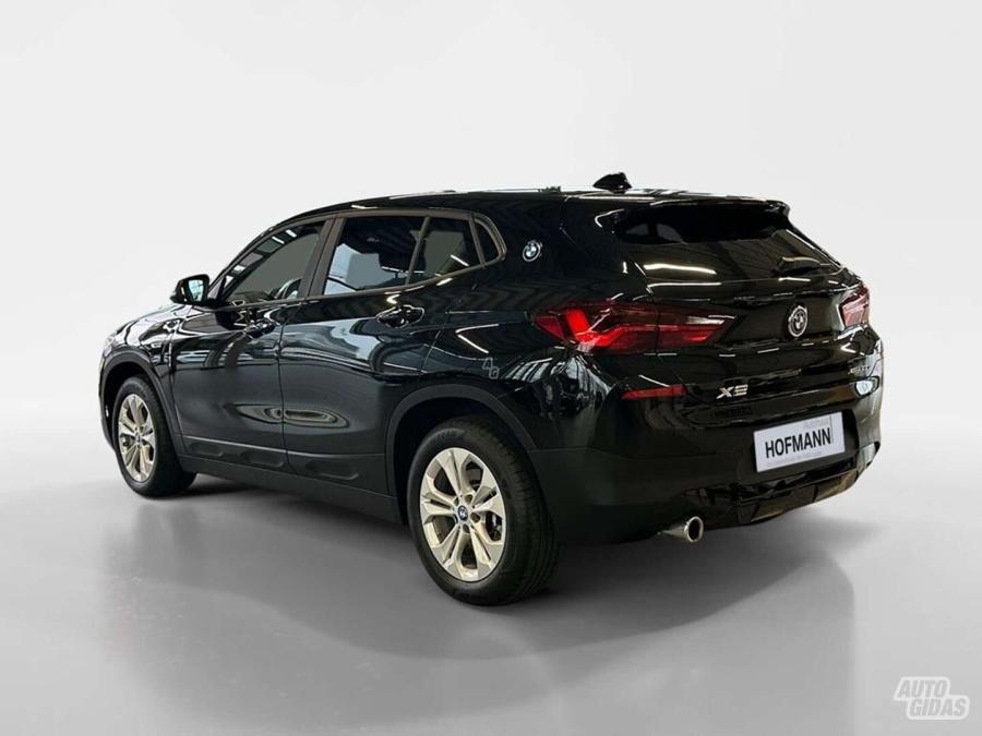 Black BMW X2 2022 in Kaunas, with an engine capacity of 1.50 L and mileage of 30 thousand km for 32056 €, photo 6 on AUTOMOTO.COM.LV