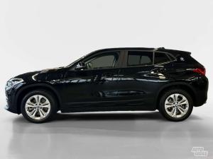 Black BMW X2 2022 in Kaunas, with an engine capacity of 1.50 L and mileage of 30 thousand km for 32056 €, photo 4 on AUTOMOTO.COM.LV