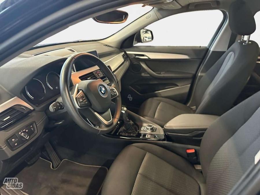 Melns BMW X2 2022 Kauņa, ar dzinēja tilpumu 1.50 L un nobraukumu 30 tūkst. km par 32056 €, foto 10 vietnē AUTOMOTO.COM.LV