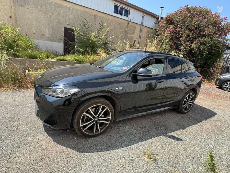 Черный БМВ X2 2022 в Таураге, объемом двигателя 1.50 л и пробегом 108 тыс. км за 16900 €, фото 3 на AUTOMOTO.COM.LV