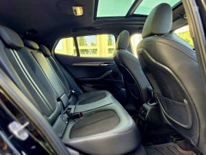 Melns BMW X2 2022 Tauragė, ar dzinēja tilpumu 1.50 L un nobraukumu 127 tūkst. km par 17900 €, foto 44 vietnē AUTOMOTO.COM.LV