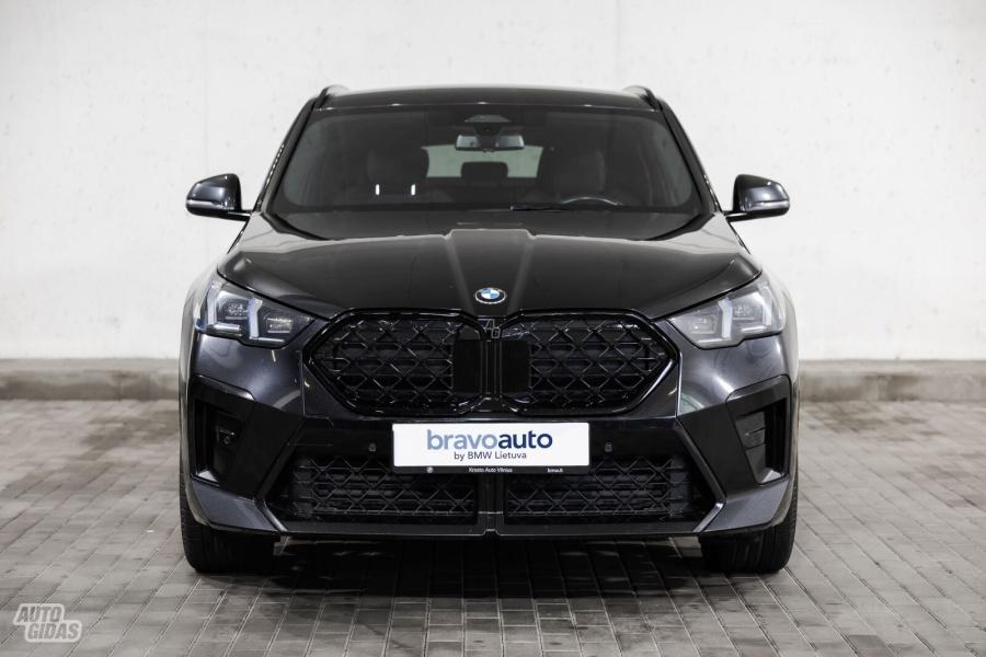 Black BMW X2 2024 in Vilnius, with an engine capacity of 2.00 L and mileage of 82 thousand km for 38991 €, photo 3 on AUTOMOTO.COM.LV