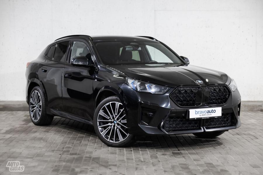 Black BMW X2 2024 in Vilnius, with an engine capacity of 2.00 L and mileage of 82 thousand km for 38991 €, photo 4 on AUTOMOTO.COM.LV