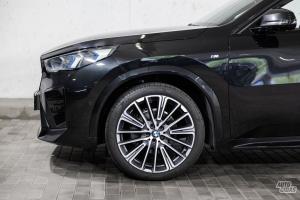 Black BMW X2 2024 in Vilnius, with an engine capacity of 2.00 L and mileage of 82 thousand km for 38991 €, photo 6 on AUTOMOTO.COM.LV