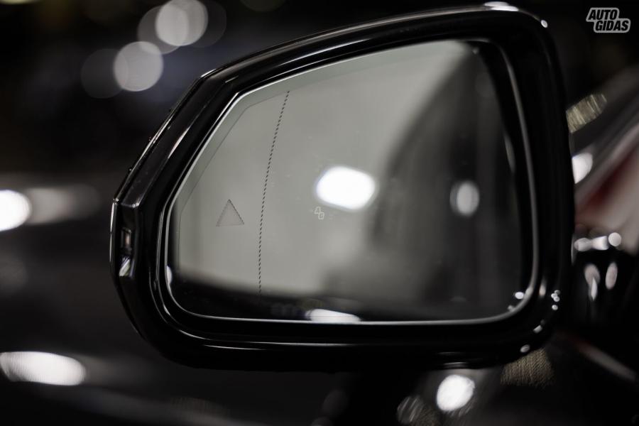 Black BMW X2 2024 in Vilnius, with an engine capacity of 2.00 L and mileage of 82 thousand km for 38991 €, photo 8 on AUTOMOTO.COM.LV