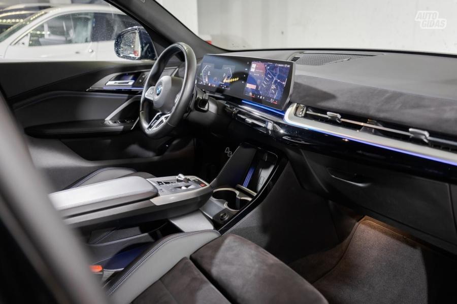 Black BMW X2 2024 in Vilnius, with an engine capacity of 2.00 L and mileage of 82 thousand km for 38991 €, photo 13 on AUTOMOTO.COM.LV