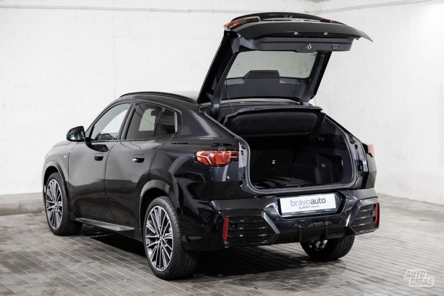 Black BMW X2 2024 in Vilnius, with an engine capacity of 2.00 L and mileage of 82 thousand km for 38991 €, photo 30 on AUTOMOTO.COM.LV