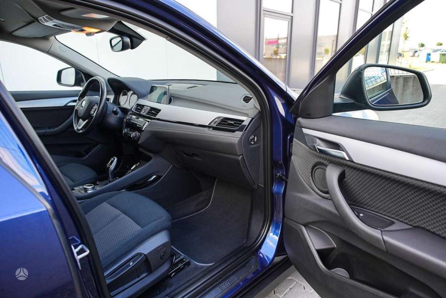 Blue BMW X2 2019 in Kaunas, with an engine capacity of 2.00 L and mileage of 128 thousand km for 14950 €, photo 32 on AUTOMOTO.COM.LV