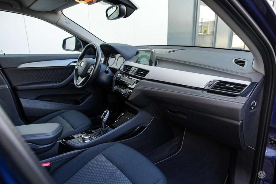 Blue BMW X2 2019 in Kaunas, with an engine capacity of 2.00 L and mileage of 128 thousand km for 14950 €, photo 33 on AUTOMOTO.COM.LV