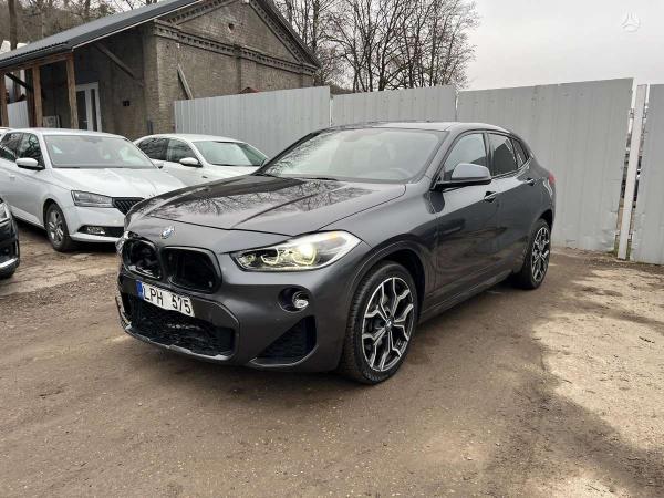 Pelēks BMW X2 2018 Kauņa, ar dzinēja tilpumu 2.00 L un nobraukumu 68 tūkst. km par 12900 €, foto 2 vietnē AUTOMOTO.COM.LV