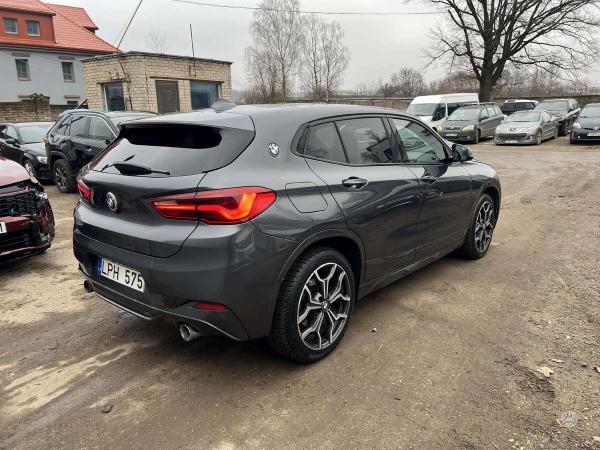 Pelēks BMW X2 2018 Kauņa, ar dzinēja tilpumu 2.00 L un nobraukumu 68 tūkst. km par 12900 €, foto 3 vietnē AUTOMOTO.COM.LV