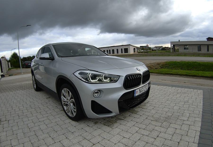 Grey BMW X2 2018 in Siauliai, with an engine capacity of 2.00 L and mileage of 144 thousand km for 15550 €, photo 1 on AUTOMOTO.COM.LV