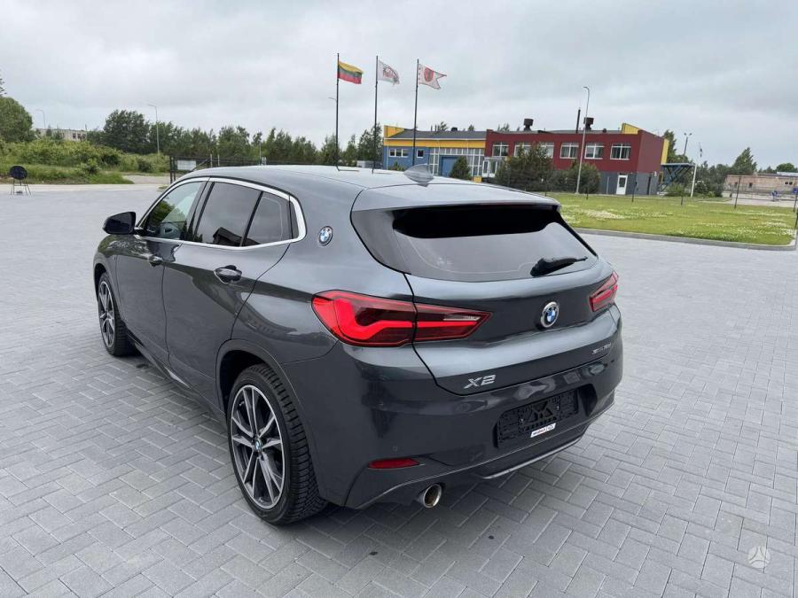 Grey BMW X2 2018 in Telschi, with an engine capacity of 1.50 L and mileage of 129 thousand km for 18500 €, photo 5 on AUTOMOTO.COM.LV