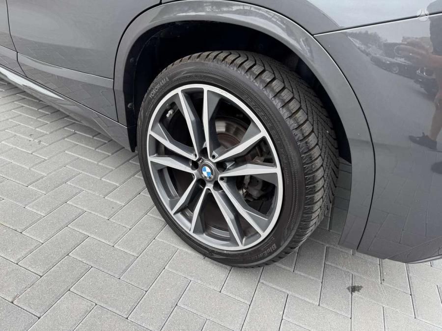 Grey BMW X2 2018 in Telschi, with an engine capacity of 1.50 L and mileage of 129 thousand km for 18500 €, photo 16 on AUTOMOTO.COM.LV