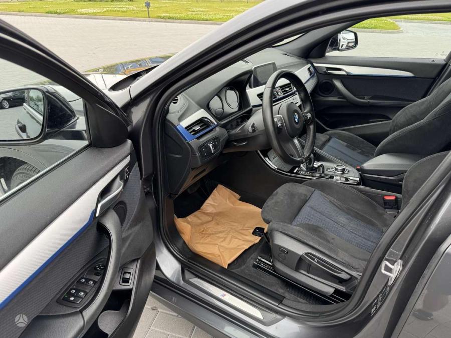Grey BMW X2 2018 in Telschi, with an engine capacity of 1.50 L and mileage of 129 thousand km for 18500 €, photo 17 on AUTOMOTO.COM.LV