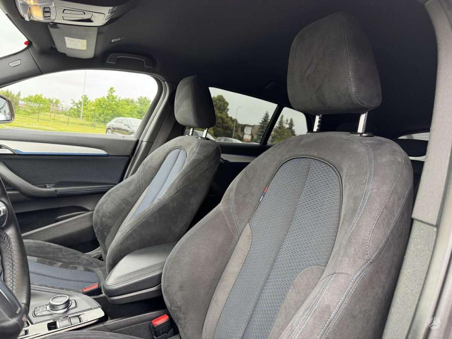 Grey BMW X2 2018 in Telschi, with an engine capacity of 1.50 L and mileage of 129 thousand km for 18500 €, photo 21 on AUTOMOTO.COM.LV