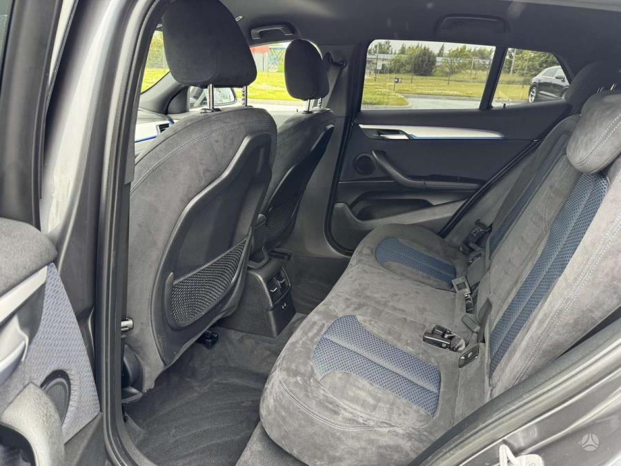 Grey BMW X2 2018 in Telschi, with an engine capacity of 1.50 L and mileage of 129 thousand km for 18500 €, photo 22 on AUTOMOTO.COM.LV