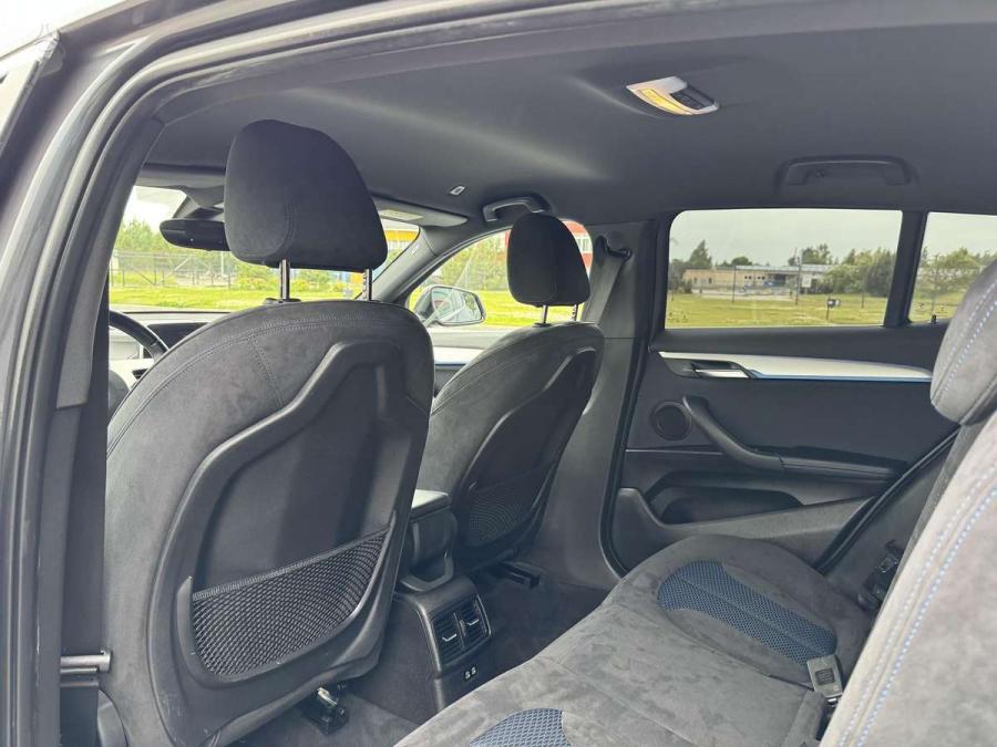 Grey BMW X2 2018 in Telschi, with an engine capacity of 1.50 L and mileage of 129 thousand km for 18500 €, photo 23 on AUTOMOTO.COM.LV