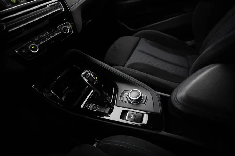 Grey BMW X2 2018 in Jelgava, with an engine capacity of 2.00 L and mileage of 224 thousand km for 17500 €, photo 13 on AUTOMOTO.COM.LV