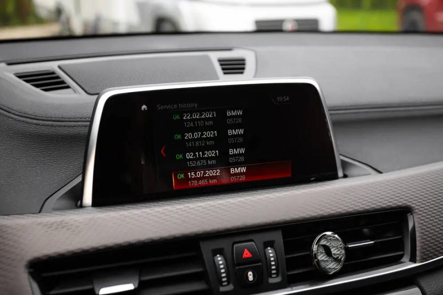 Grey BMW X2 2018 in Jelgava, with an engine capacity of 2.00 L and mileage of 224 thousand km for 17500 €, photo 23 on AUTOMOTO.COM.LV