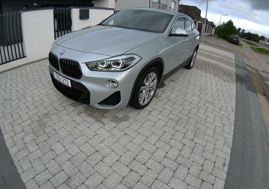 Grey BMW X2 2018 in Siauliai, with an engine capacity of 2.00 L and mileage of 144 thousand km for 15200 €, photo 3 on AUTOMOTO.COM.LV