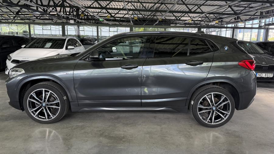 Grey BMW X2 2018 in Riga, with an engine capacity of 2.00 L and mileage of 111 thousand km for 1790000 €, photo 1 on AUTOMOTO.COM.LV