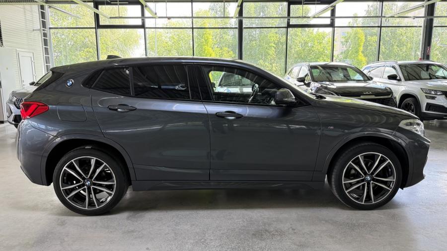 Grey BMW X2 2018 in Riga, with an engine capacity of 2.00 L and mileage of 111 thousand km for 1790000 €, photo 5 on AUTOMOTO.COM.LV
