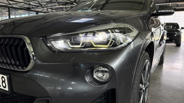 Grey BMW X2 2018 in Riga, with an engine capacity of 2.00 L and mileage of 111 thousand km for 1790000 €, photo 7 on AUTOMOTO.COM.LV