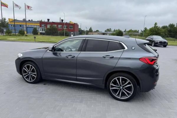 Pelēks BMW X2 2018 Telšiai, ar dzinēja tilpumu 1.50 L un nobraukumu 128 tūkst. km par 18290 €, foto 6 vietnē AUTOMOTO.COM.LV