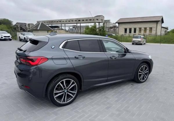 Pelēks BMW X2 2018 Telšiai, ar dzinēja tilpumu 1.50 L un nobraukumu 128 tūkst. km par 18290 €, foto 9 vietnē AUTOMOTO.COM.LV