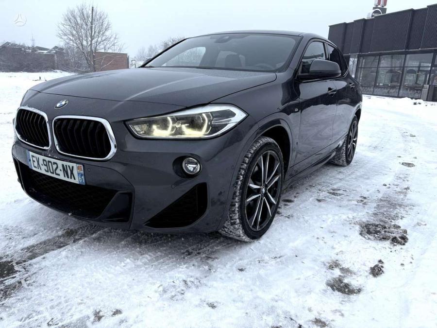 Grey BMW X2 2019 in Kaunas, with an engine capacity of 2.00 L and mileage of 200 thousand km for 16300 €, photo 1 on AUTOMOTO.COM.LV