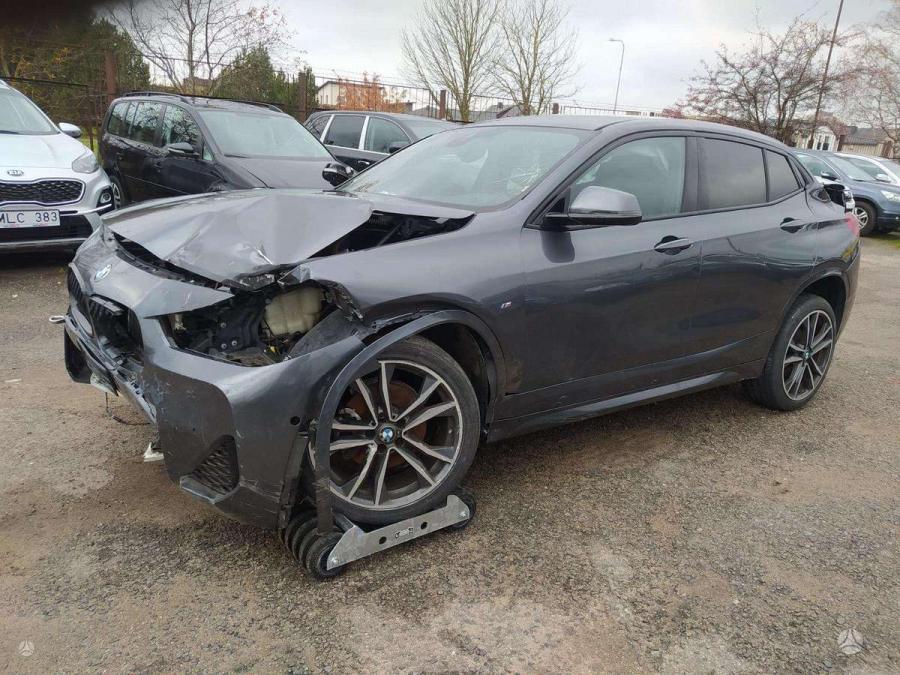 Grey BMW X2 2021 in Panevezys, with an engine capacity of 2.00 L and mileage of 32 thousand km for 6900 €, photo 1 on AUTOMOTO.COM.LV