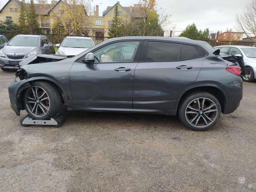 Grey BMW X2 2021 in Panevezys, with an engine capacity of 2.00 L and mileage of 32 thousand km for 6900 €, photo 3 on AUTOMOTO.COM.LV