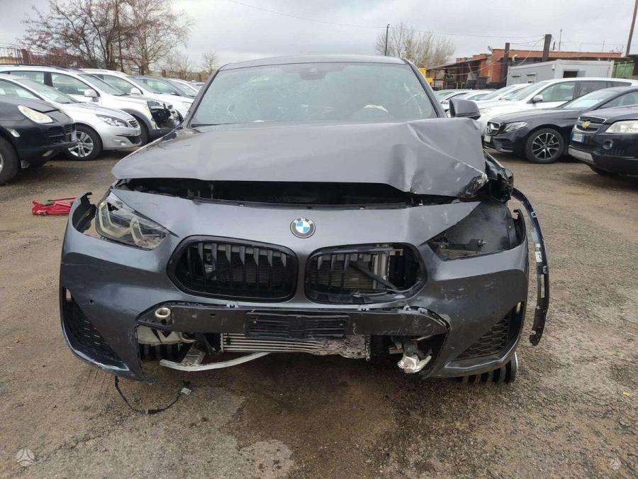 Grey BMW X2 2021 in Panevezys, with an engine capacity of 2.00 L and mileage of 32 thousand km for 6900 €, photo 4 on AUTOMOTO.COM.LV