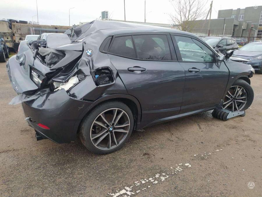 Grey BMW X2 2021 in Panevezys, with an engine capacity of 2.00 L and mileage of 32 thousand km for 6900 €, photo 12 on AUTOMOTO.COM.LV
