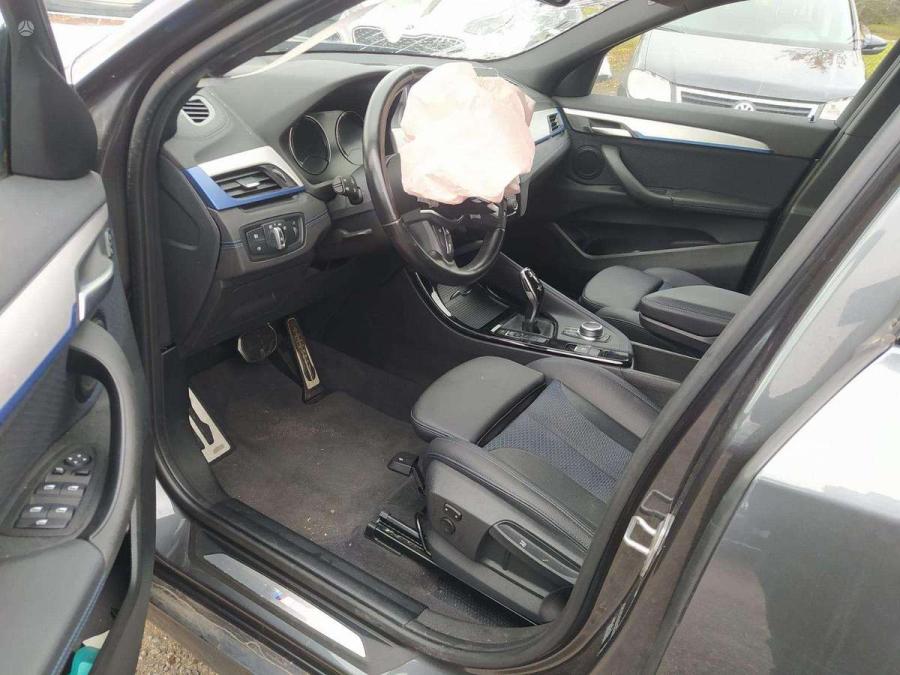 Grey BMW X2 2021 in Panevezys, with an engine capacity of 2.00 L and mileage of 32 thousand km for 6900 €, photo 31 on AUTOMOTO.COM.LV
