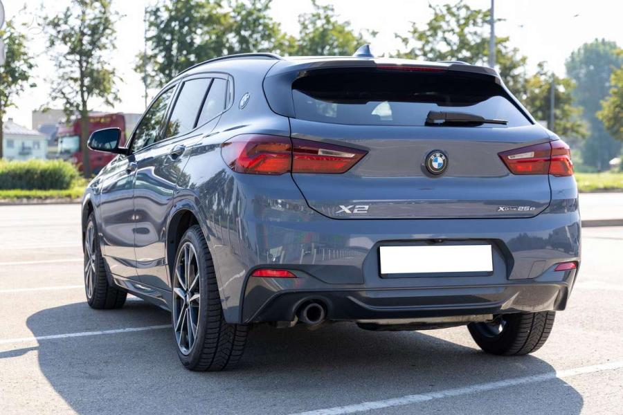 Pelēks BMW X2 2022 Viļņa, ar dzinēja tilpumu 1.50 L un nobraukumu 76 tūkst. km par 26999 €, foto 12 vietnē AUTOMOTO.COM.LV