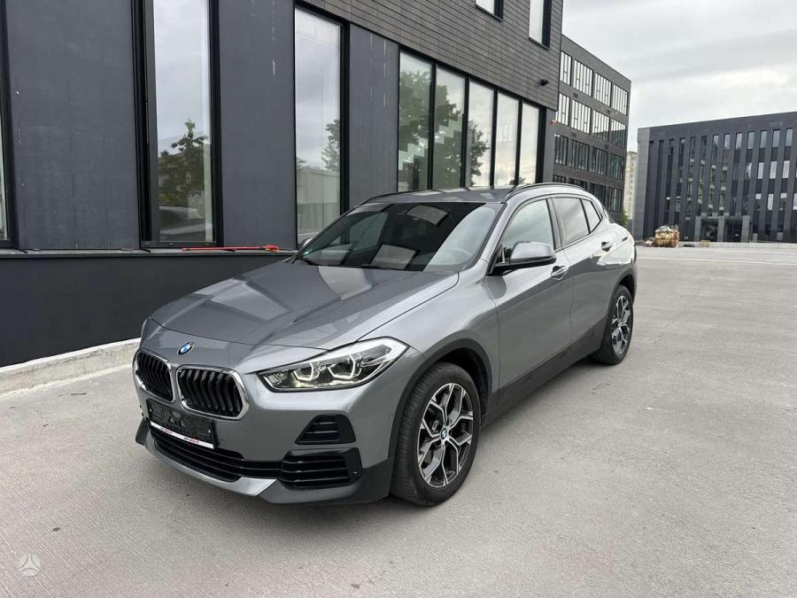 Grey BMW X2 2023 in Kaunas, with an engine capacity of 1.50 L and mileage of 64 thousand km for 27500 €, photo 1 on AUTOMOTO.COM.LV