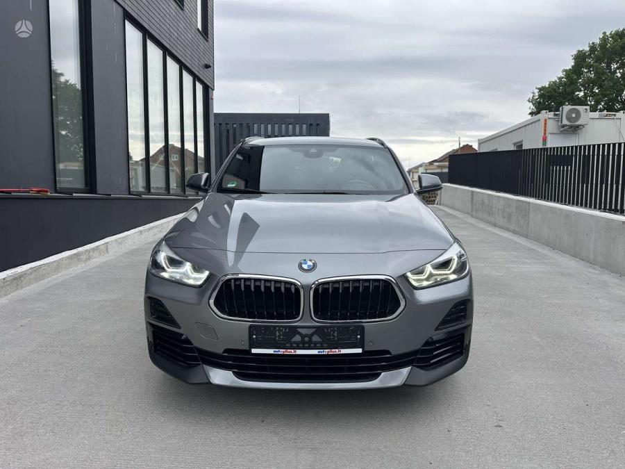 Grey BMW X2 2023 in Kaunas, with an engine capacity of 1.50 L and mileage of 64 thousand km for 27500 €, photo 3 on AUTOMOTO.COM.LV