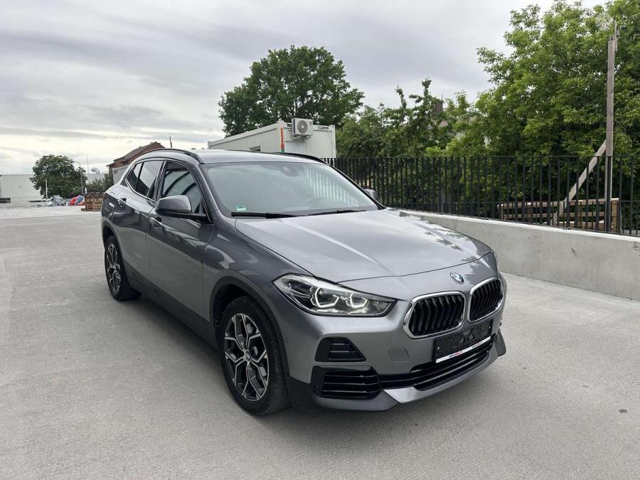 Grey BMW X2 2023 in Kaunas, with an engine capacity of 1.50 L and mileage of 64 thousand km for 27500 €, photo 4 on AUTOMOTO.COM.LV