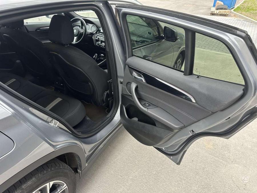 Grey BMW X2 2023 in Kaunas, with an engine capacity of 1.50 L and mileage of 64 thousand km for 27500 €, photo 17 on AUTOMOTO.COM.LV