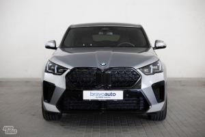 Grey BMW X2 2024 in Vilnius, with an engine capacity of 2.00 L and mileage of 14 thousand km for 39991 €, photo 3 on AUTOMOTO.COM.LV
