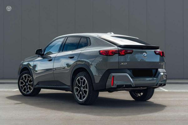 Grey BMW X2 2024 in Klaipeda, with an engine capacity of 2.00 L and mileage of 8 thousand km for 40600 €, photo 6 on AUTOMOTO.COM.LV