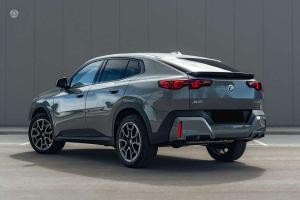 Grey BMW X2 2024 in Klaipeda, with an engine capacity of 2.00 L and mileage of 8 thousand km for 40600 €, photo 6 on AUTOMOTO.COM.LV