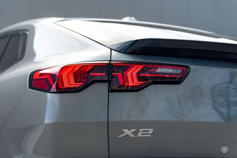 Grey BMW X2 2024 in Klaipeda, with an engine capacity of 2.00 L and mileage of 8 thousand km for 40600 €, photo 7 on AUTOMOTO.COM.LV