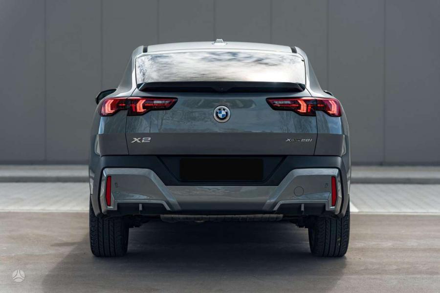 Grey BMW X2 2024 in Klaipeda, with an engine capacity of 2.00 L and mileage of 8 thousand km for 40600 €, photo 9 on AUTOMOTO.COM.LV