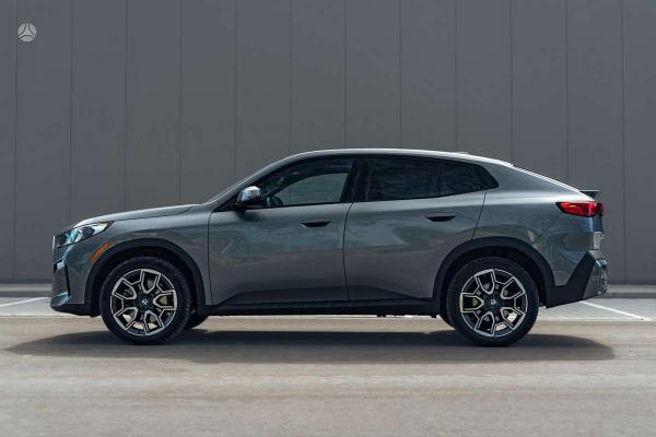 Grey BMW X2 2024 in Klaipeda, with an engine capacity of 2.00 L and mileage of 8 thousand km for 40600 €, photo 10 on AUTOMOTO.COM.LV