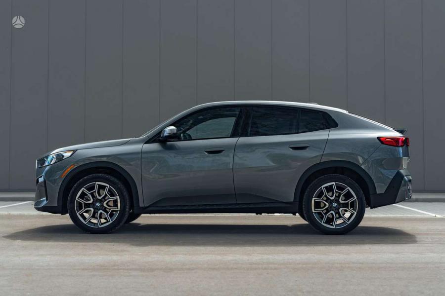 Grey BMW X2 2024 in Klaipeda, with an engine capacity of 2.00 L and mileage of 8 thousand km for 40600 €, photo 10 on AUTOMOTO.COM.LV