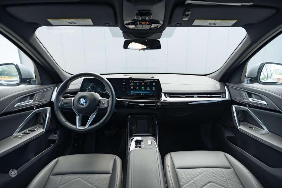 Grey BMW X2 2024 in Klaipeda, with an engine capacity of 2.00 L and mileage of 8 thousand km for 40600 €, photo 16 on AUTOMOTO.COM.LV